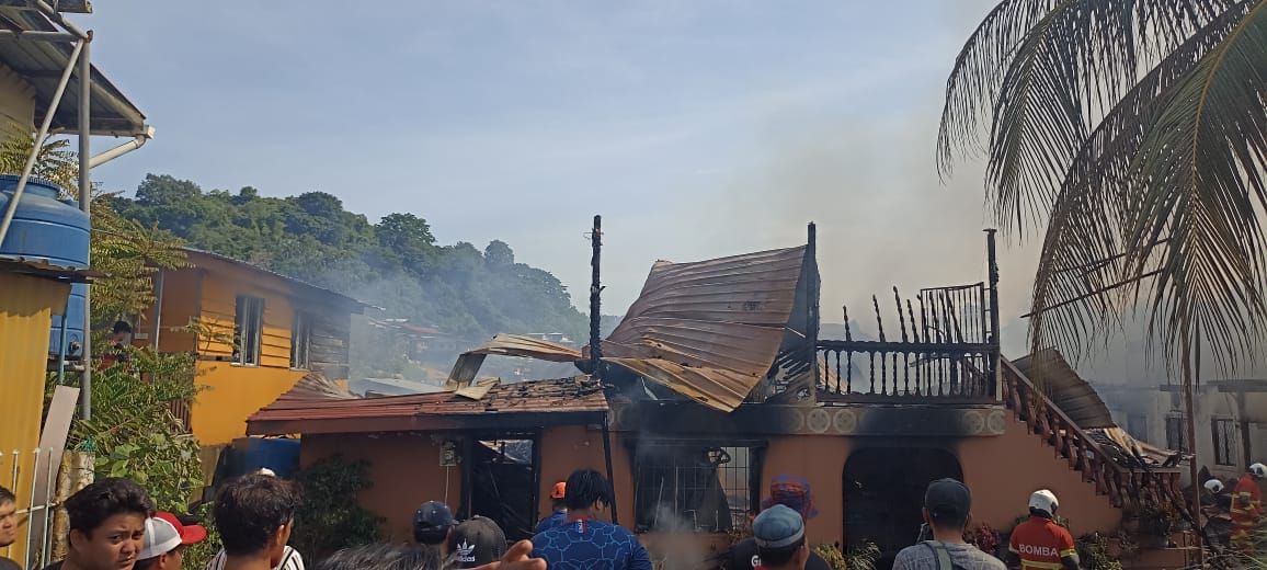 Kebakaran Kampung Tanjung Batu Tengah Tanah Merah - TawauKini